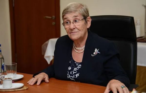 Canan Karatay Ramazan ayında çayı böyle içenlere ateş püskürdü - Ufuk Media